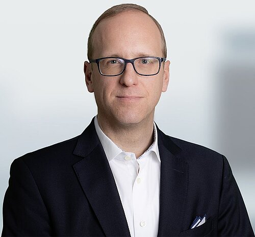 Dr. Oliver Pfeil verlässt EB-SIM: IPE D.A.CH